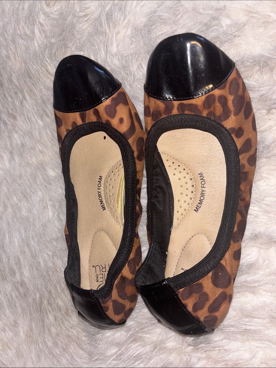 Leo fashion | Shoes | Leopard Print Ballet Flats With Black Patent Cap ...